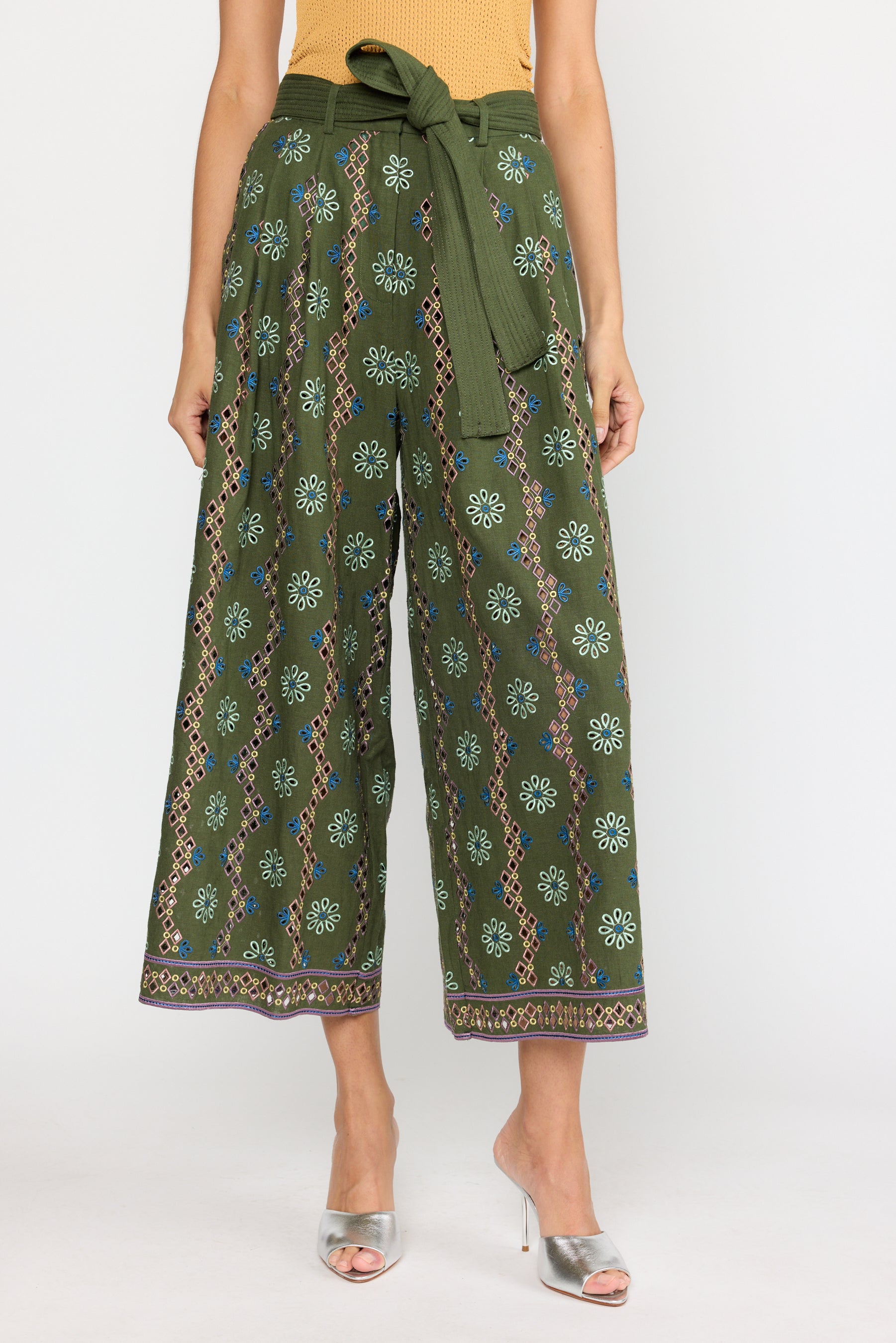 Archer Pant - Capri Olive